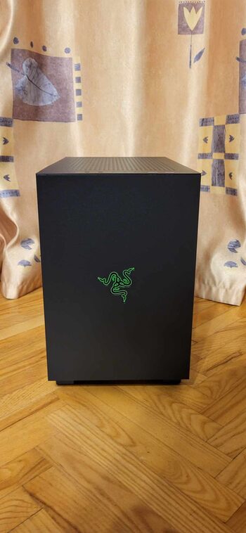 Pirkti Razer Tomahawk Mini-ITX Mini ITX Tower Black / Green PC Case