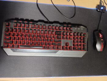 Comprar Devastator 3 Plus šviečianti klaviatūra su pele.