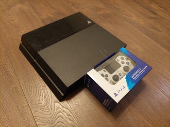 Comprar PS4 + 15 žaidimų + naujas pultelis