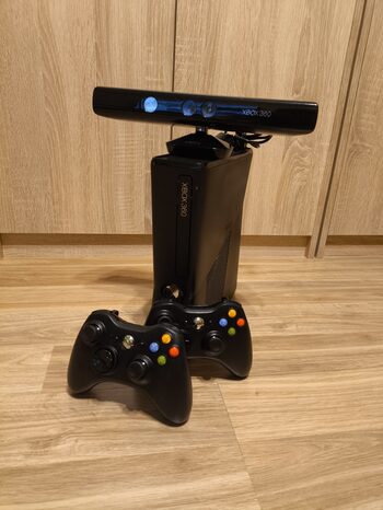 Comprar 220 žaidimų 1000GB (1TB) Xbox 360 RGH 3 KINECT 2 pultai