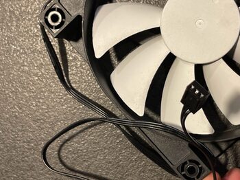 Comprar NZXT FN V2 120 mm Black / White Single PC Case Fan