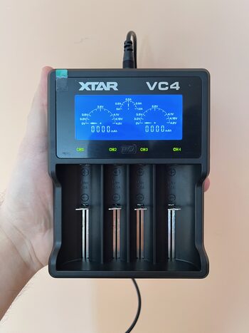 Comprar XTAR VC4 baterijų pakrovėjas