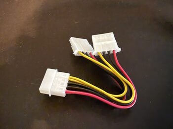 Comprar Molex splitter male to 2x female molex